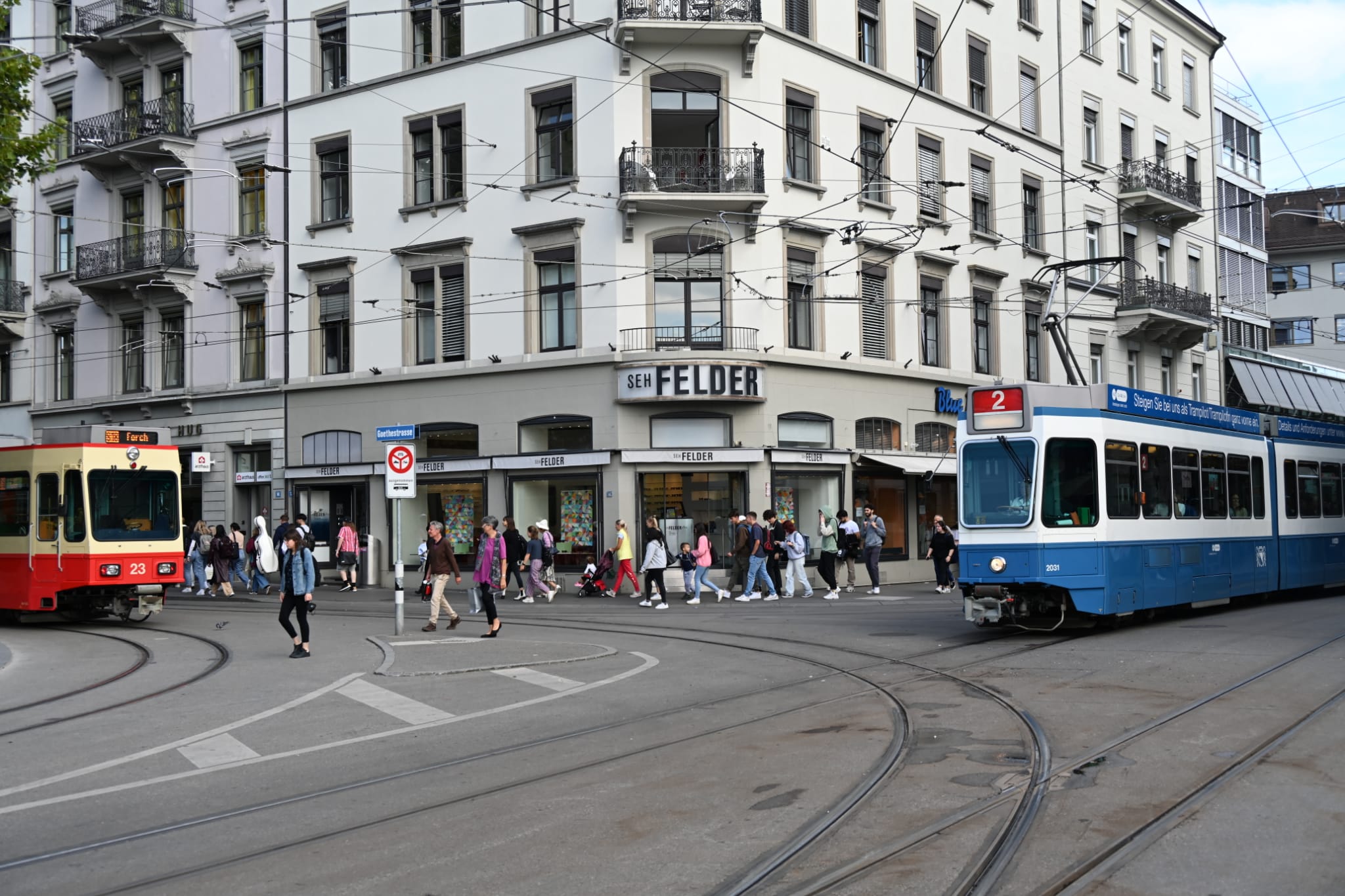 Zurich-tram-RER – Le Tram de Tours